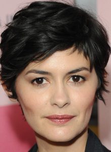 15+ Cute Teenage Girl Hairstyles We Love in 2024 - Stylecrazeblog